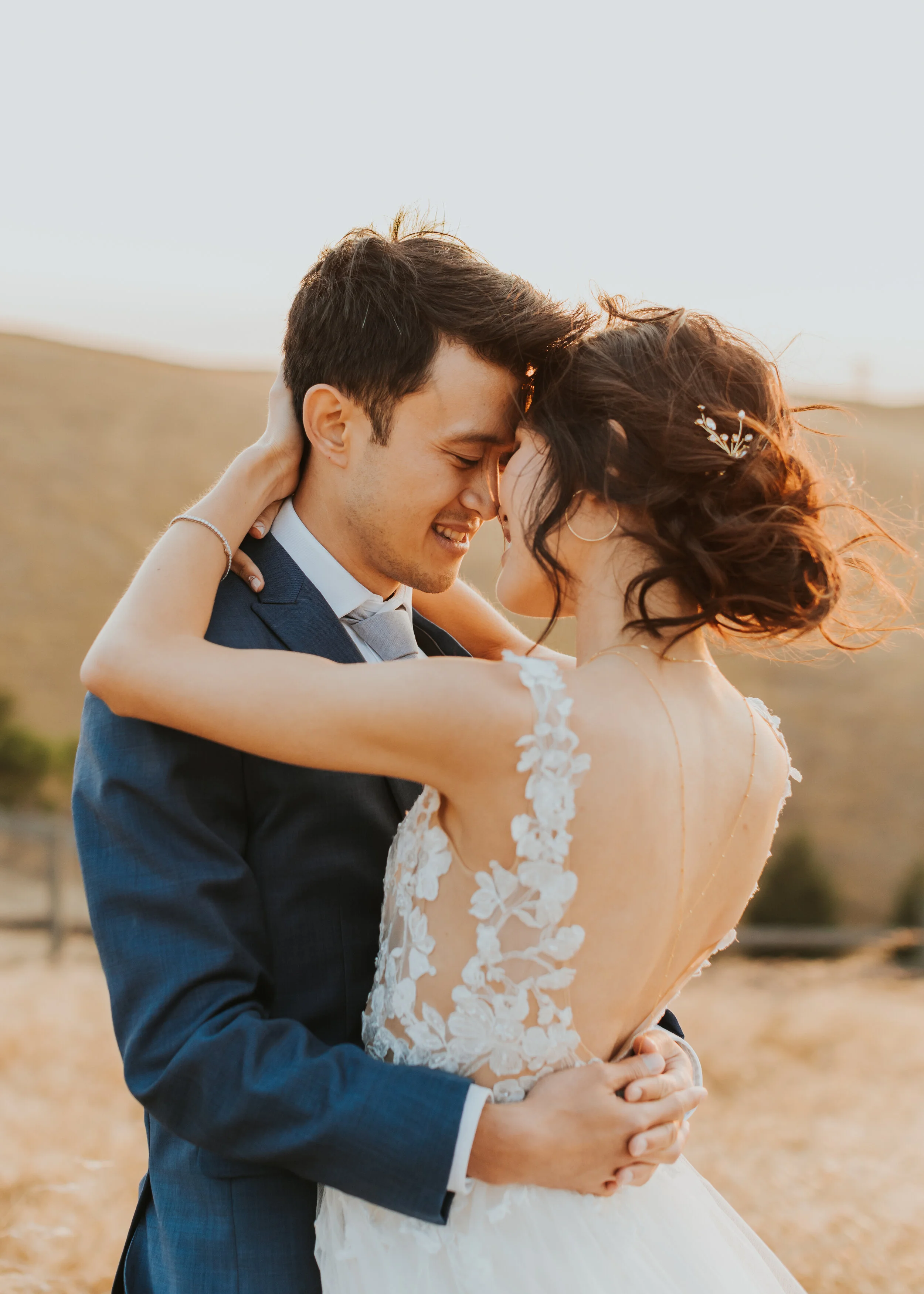 Why you should take golden hour photos on your wedding day — Emma ...