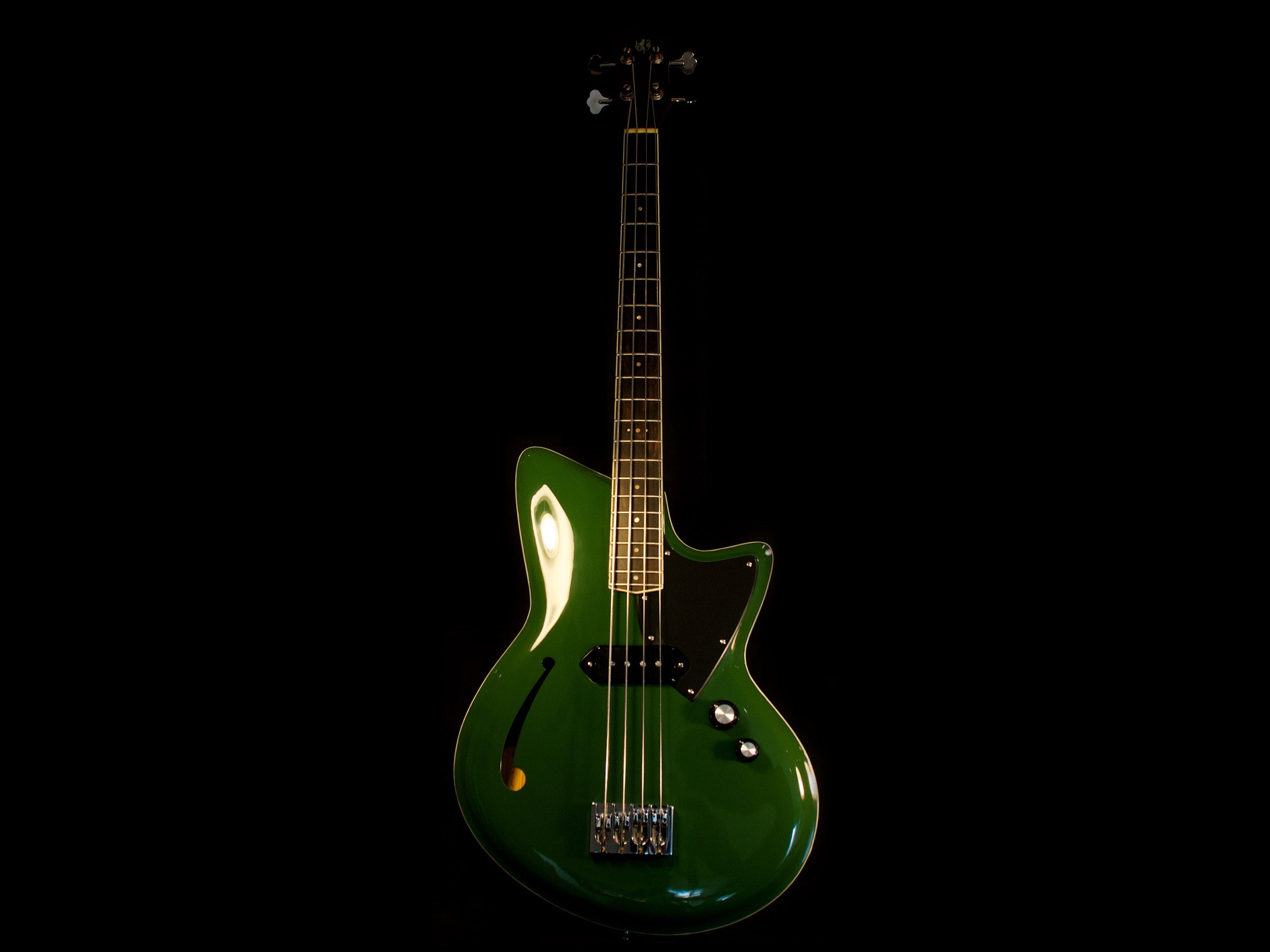 Wilfred halvakustisk elektrisk bass — Oslo instrumentfabrikk