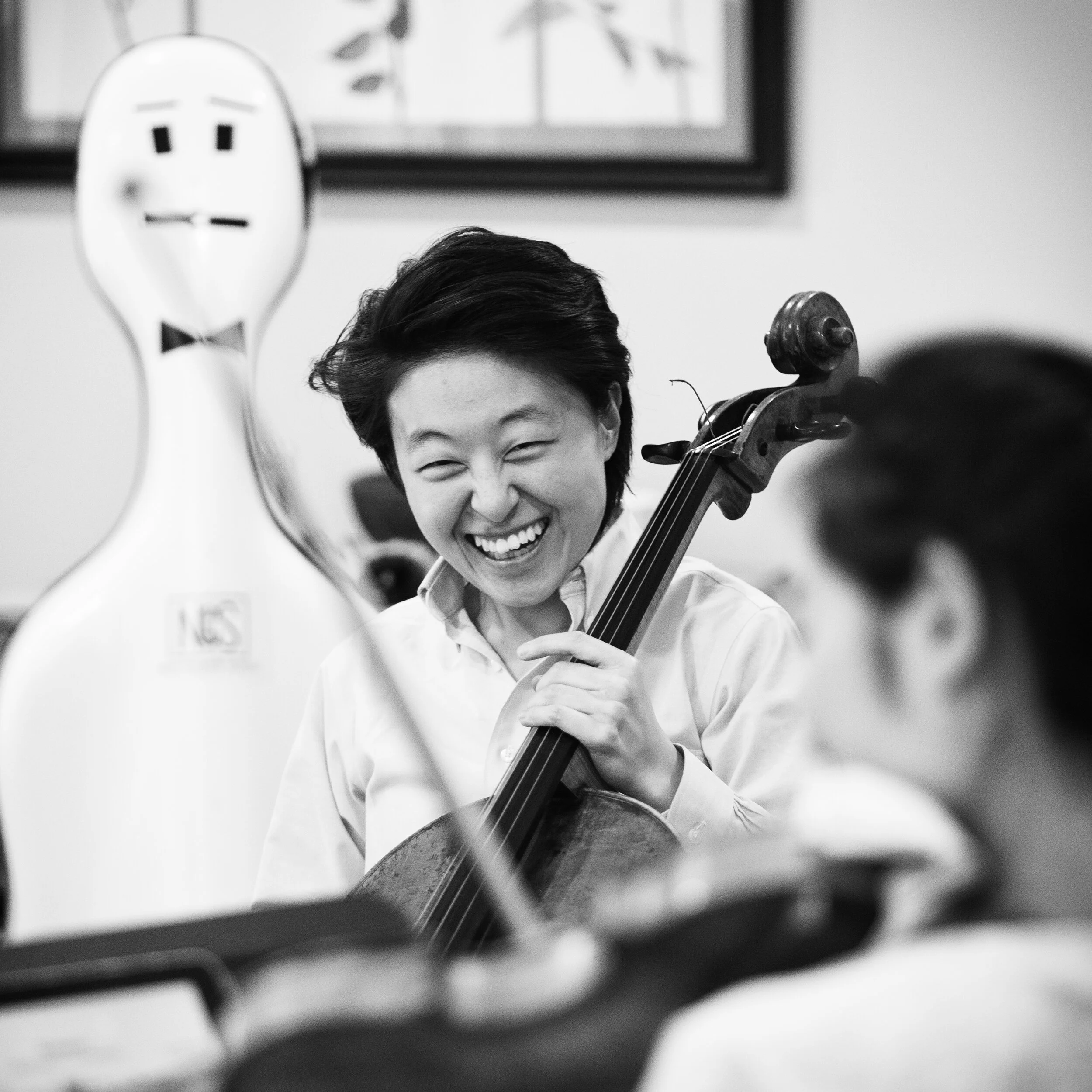 About — Yi Qun Xu, cello