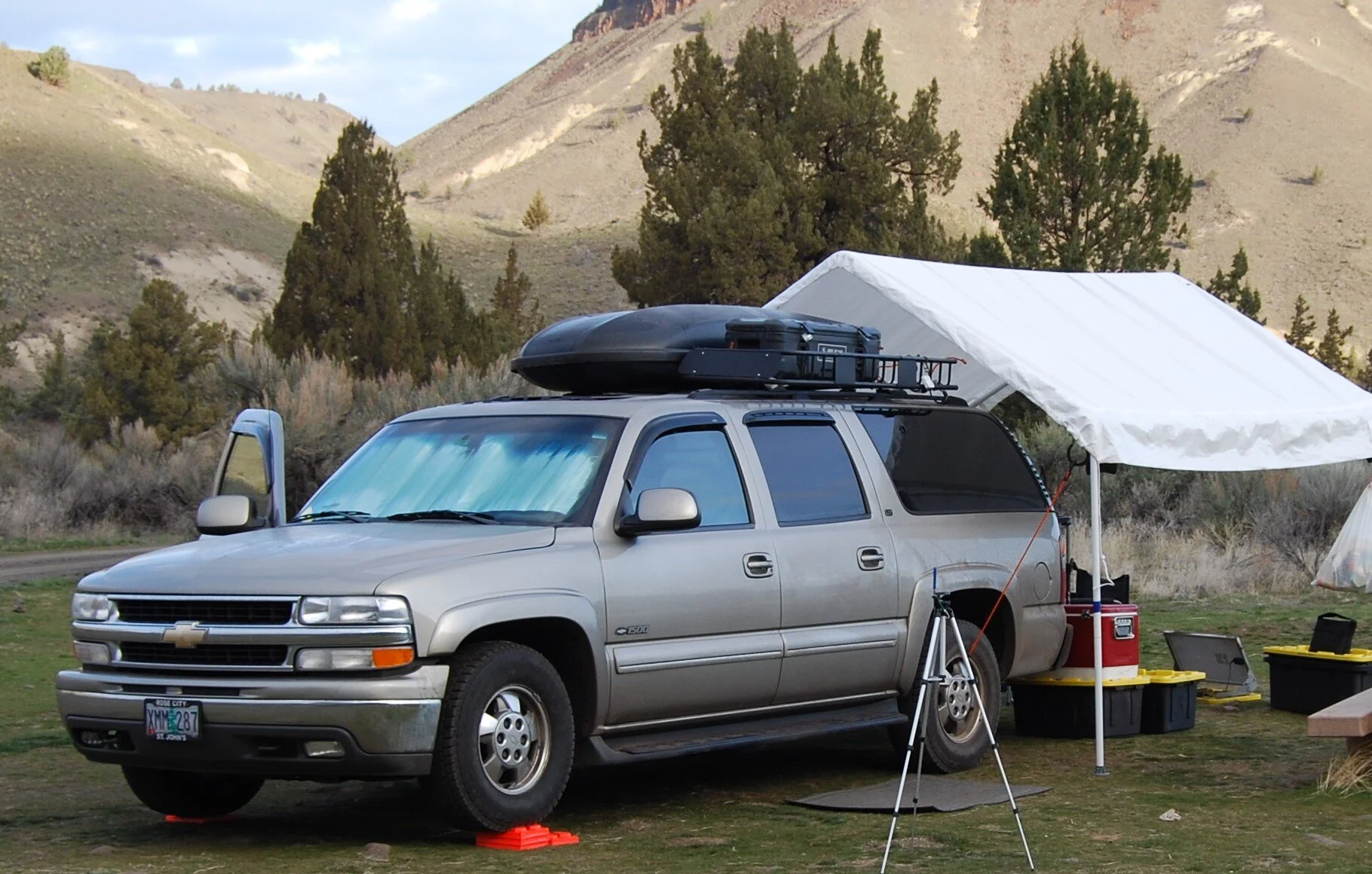 The camping gear you need to camp for free in a SUV — Suburban Camping