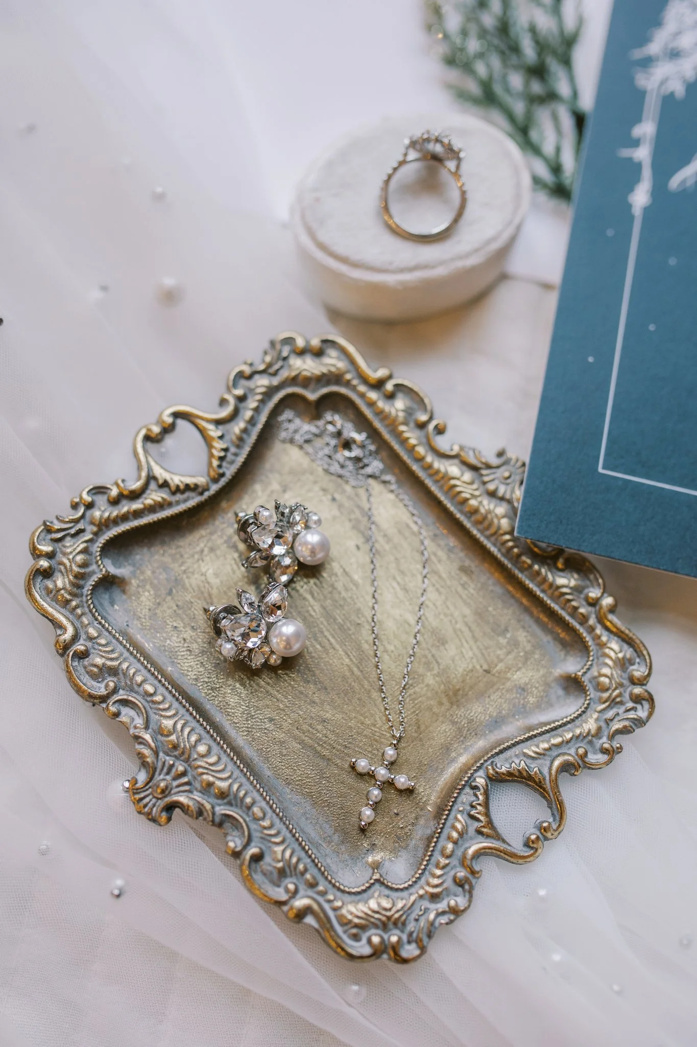 Samantha + Will's Wedding at Historic Stonebrook Farm — Laura Gares ...