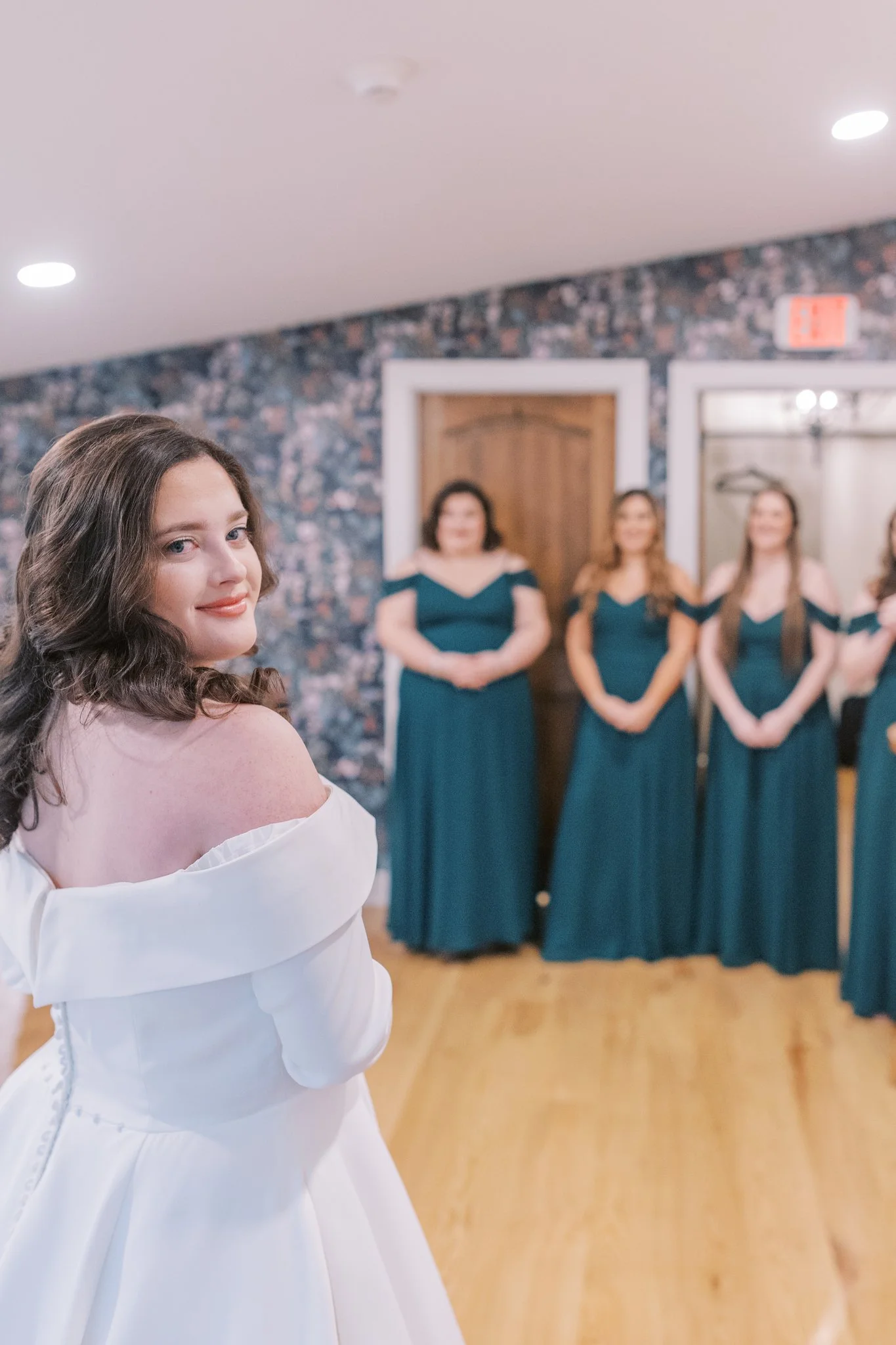 Samantha + Will's Wedding at Historic Stonebrook Farm — Laura Gares ...
