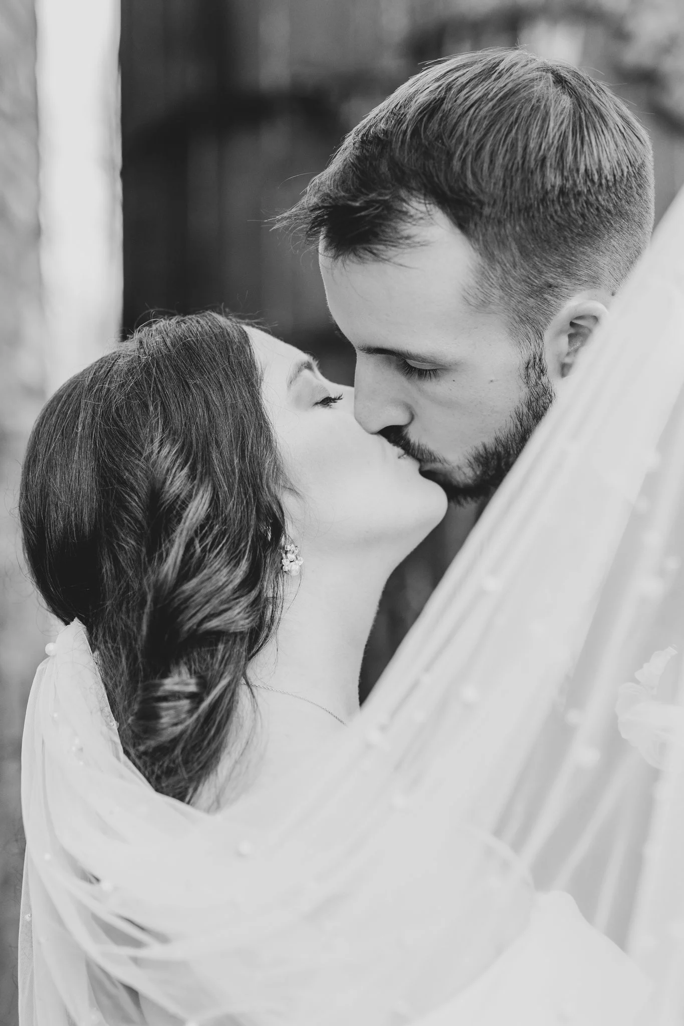 Samantha + Will's Wedding at Historic Stonebrook Farm — Laura Gares ...