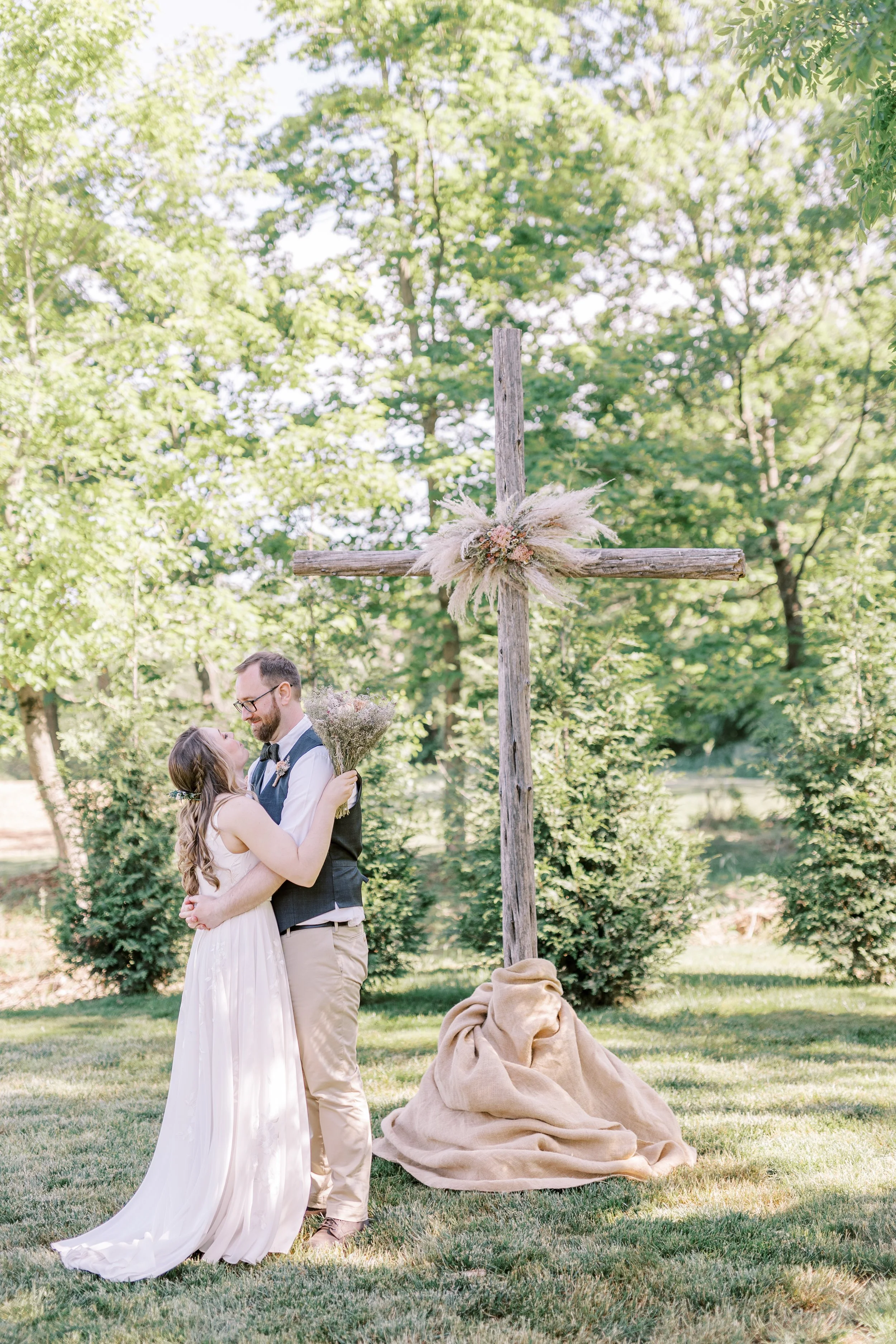 Elyse and Tristian's Wedding at Historic Stonebrook Farm — Laura Gares ...