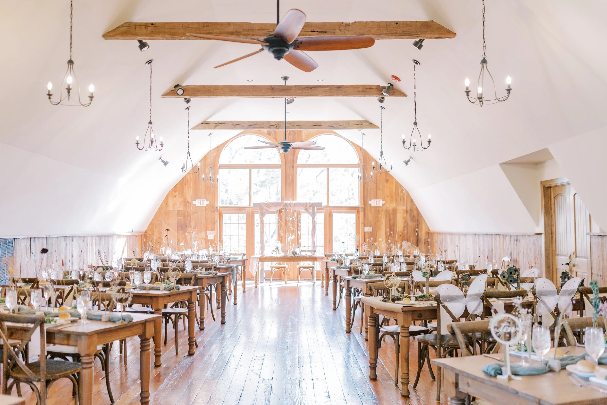 Elyse and Tristian's Wedding at Historic Stonebrook Farm — Laura Gares ...