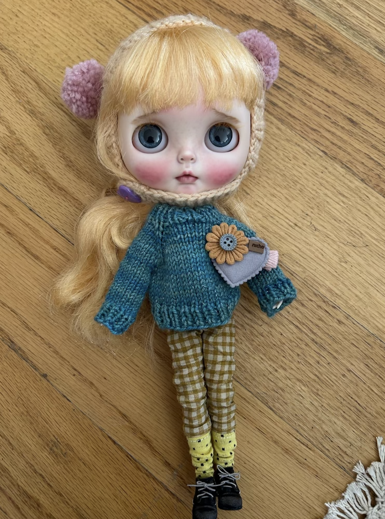 Doll Simple Basic Knit Sweater (Blythe and Barbie) — Knitting House Square