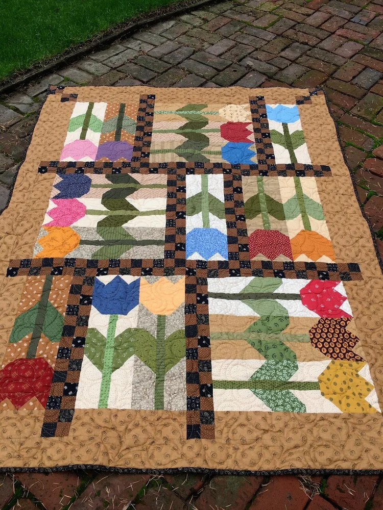 Cotton Daisies Quilt Pattern — Laugh Yourself Into Stitches