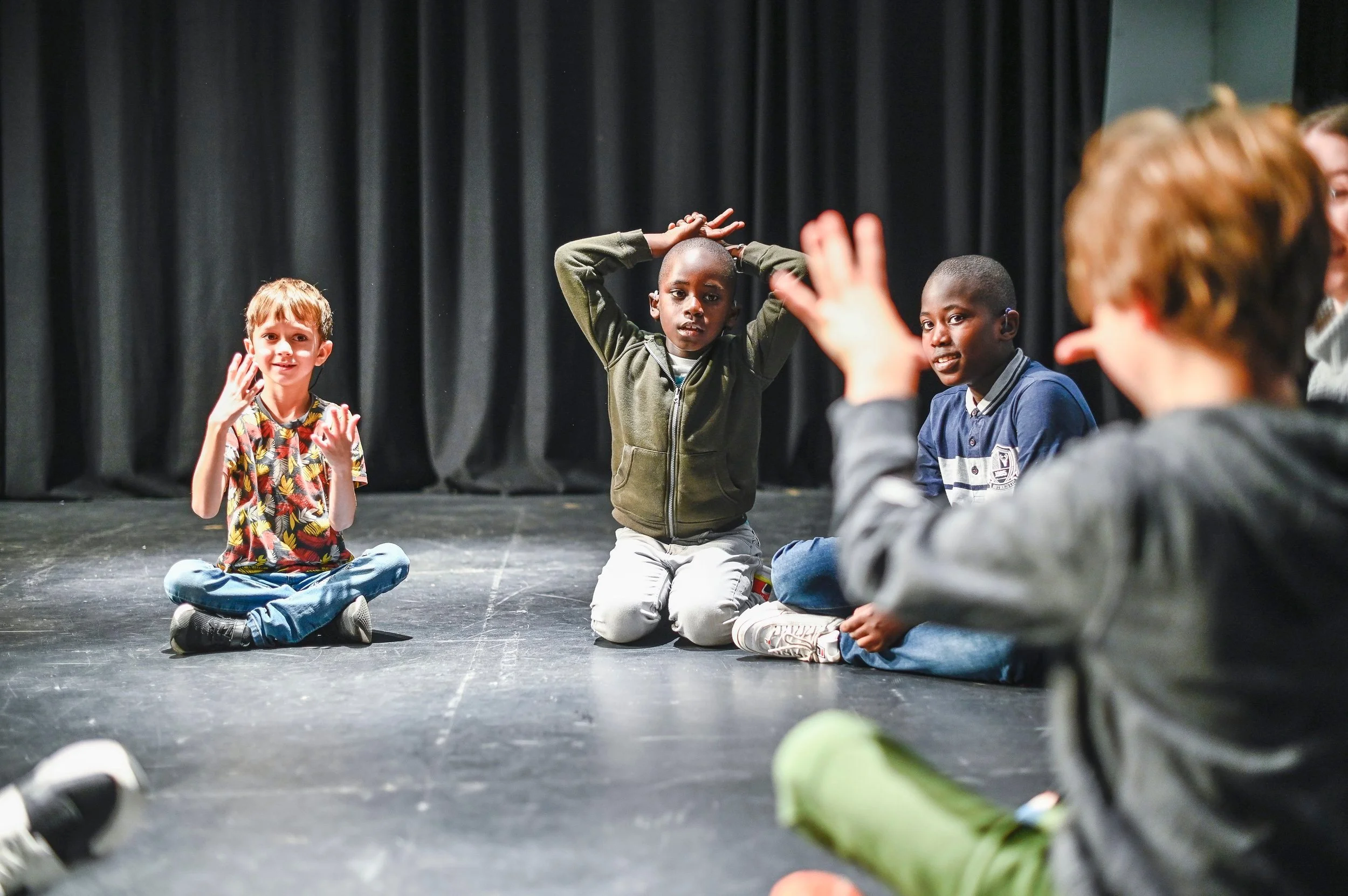 Jones Bach - Jones the Dance — Jones the Dance / y Dawns