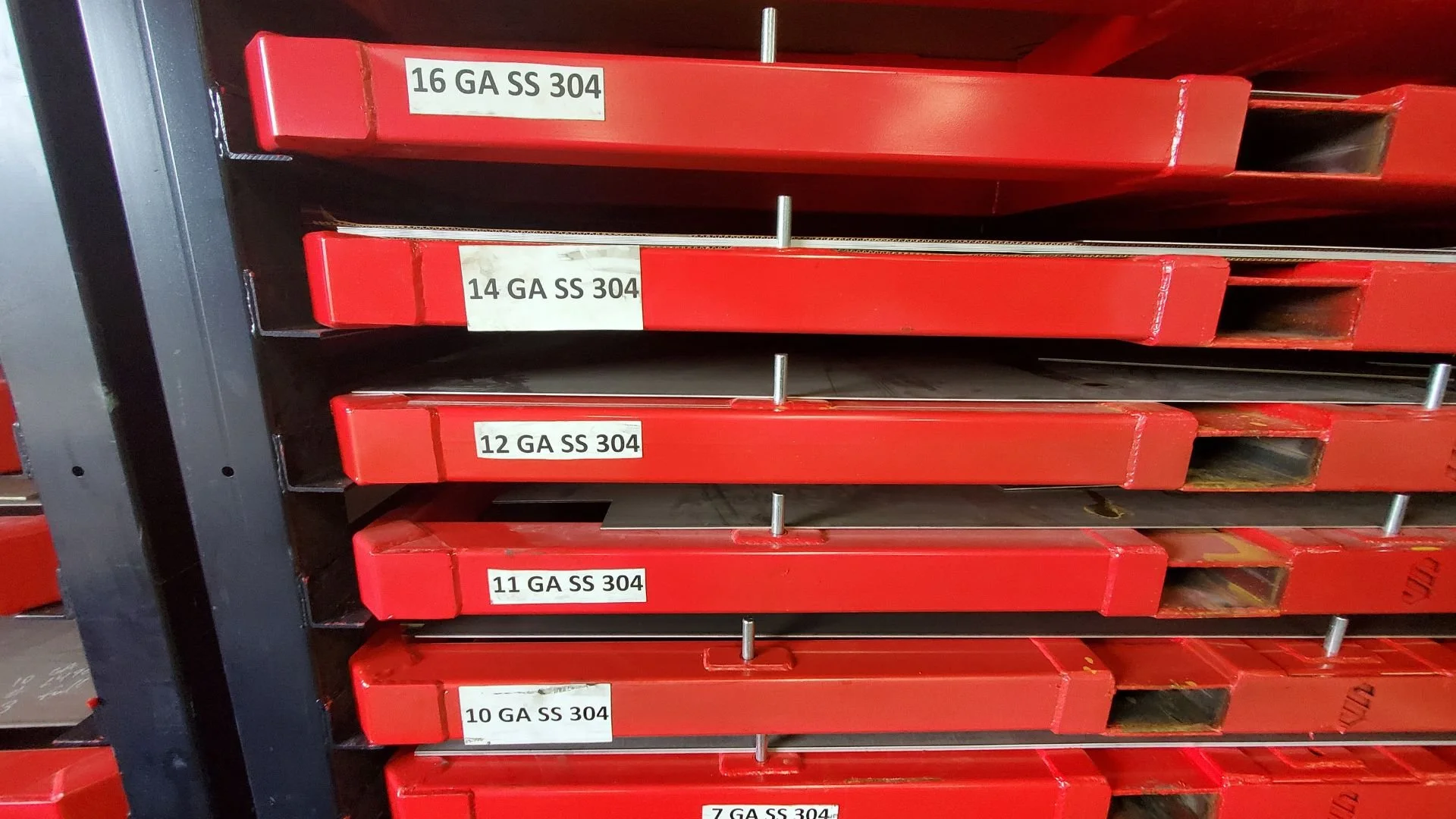 How to Flatten Humped Sheet Metal and Store it? — STEELSTACK