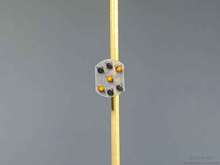 HO Scale Little Lights PL Dwarf Signal — D5 DEM Model Smiths