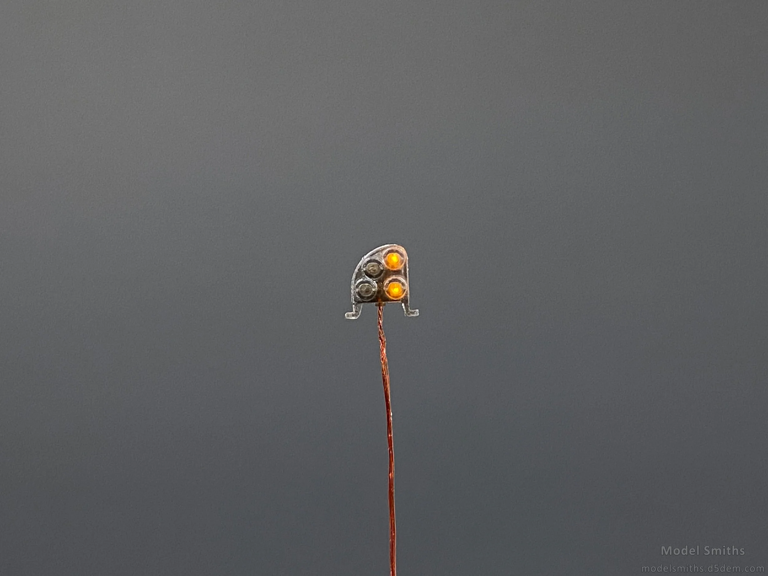 HO Scale Little Lights PL Dwarf Signal — D5 DEM Model Smiths