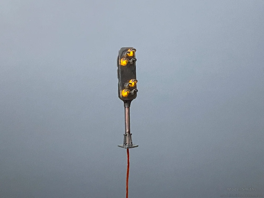 HO Scale Little Lights PL Dwarf Signal — D5 DEM Model Smiths