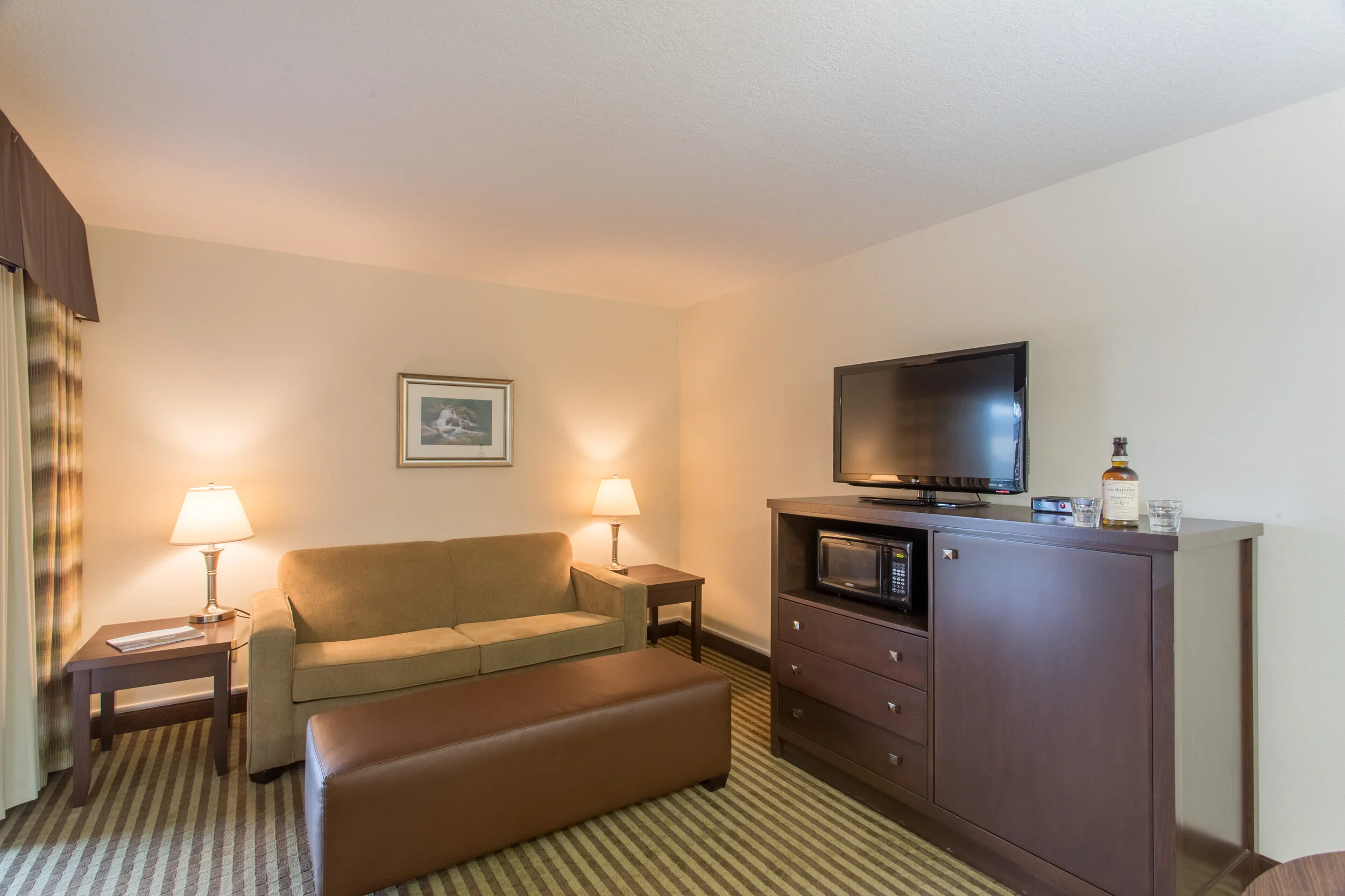 Guest Rooms — Powell River Town Centre Hotel