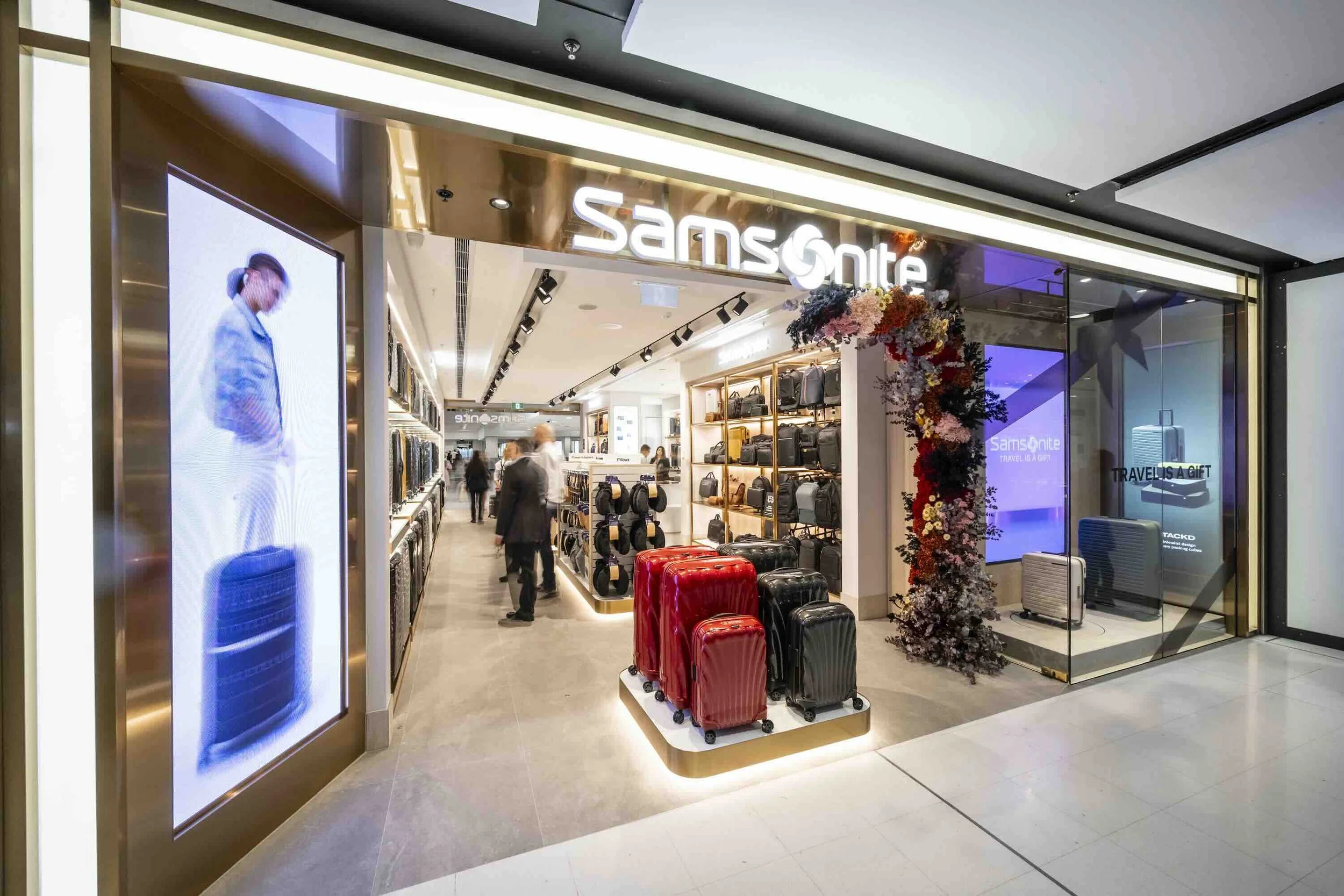 Samsonite - Sydney Airport - retail design — LMD Interiors
