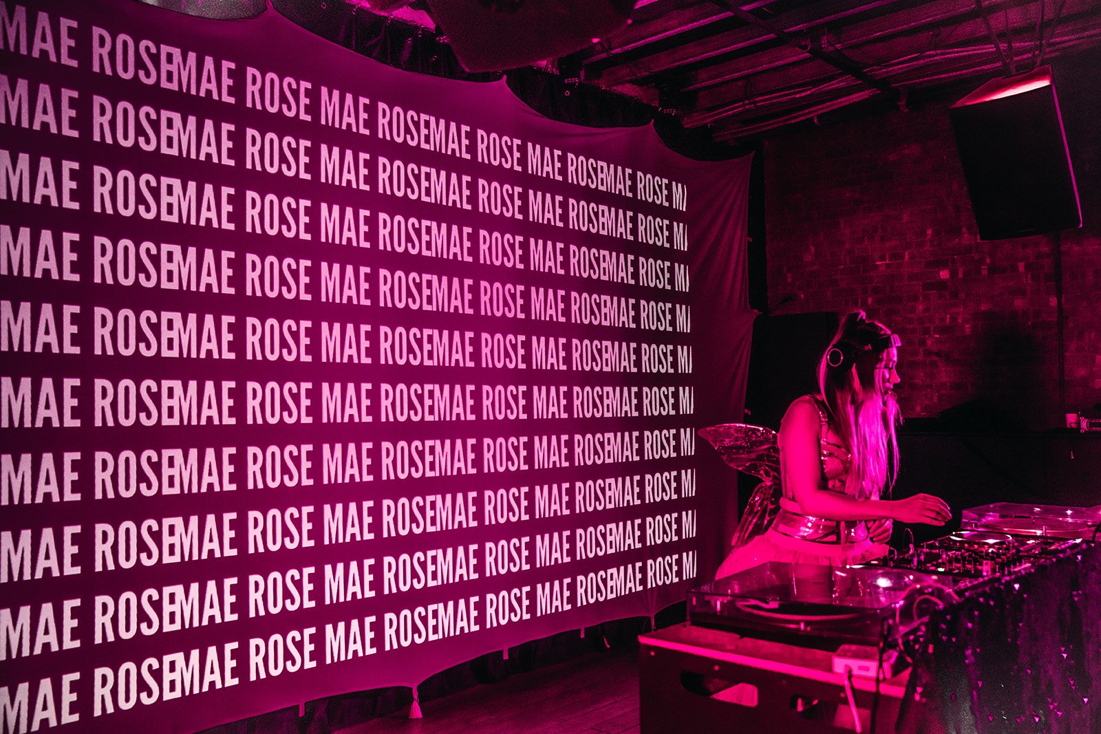 ® Mae Rose