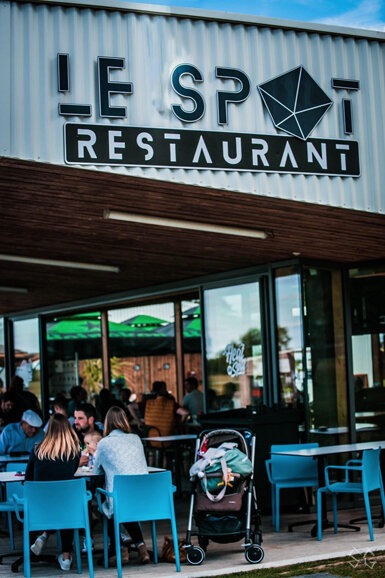 Bar/Restaurant Le Spot — TSN44 - Parcs de loisirs & Wakeparks