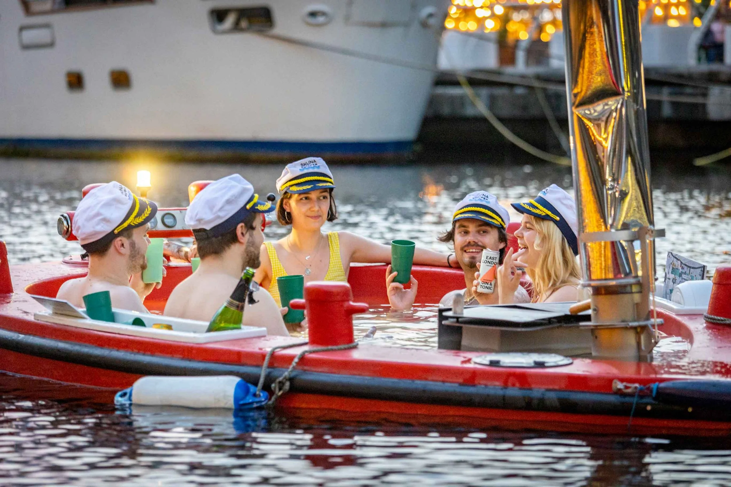 Skuna Hot Tub Boat — Skuna Boats