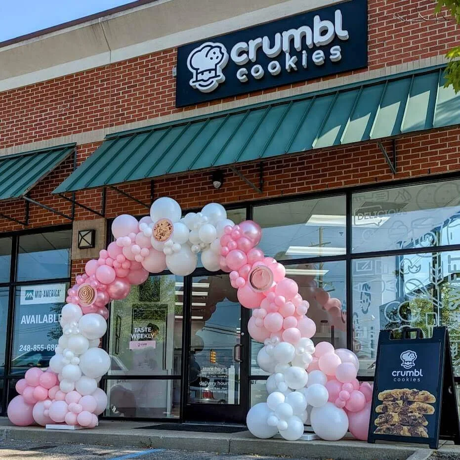 Timeless, classic, spiral balloon arches in Metro Detroit area with Top ...