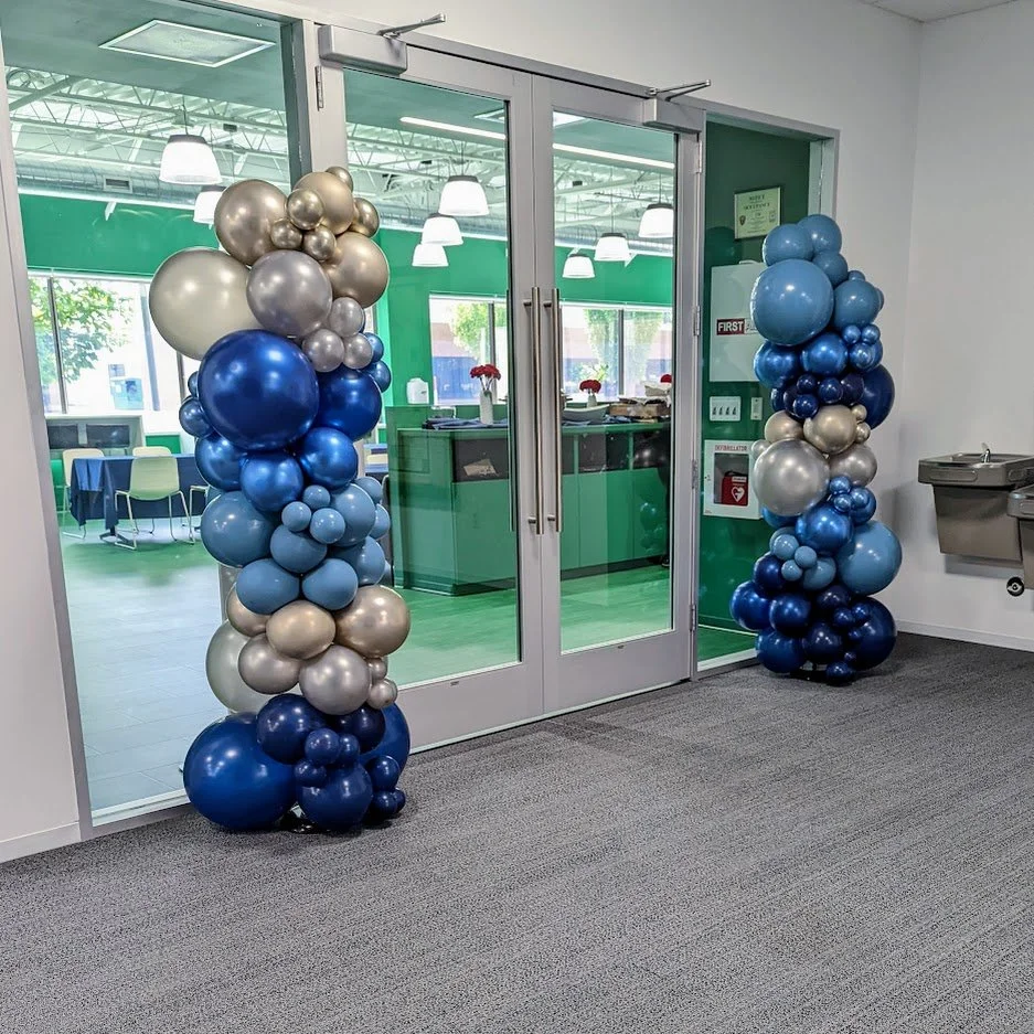 Order your balloon columns. Low cost, professional balloon decor, easy ...
