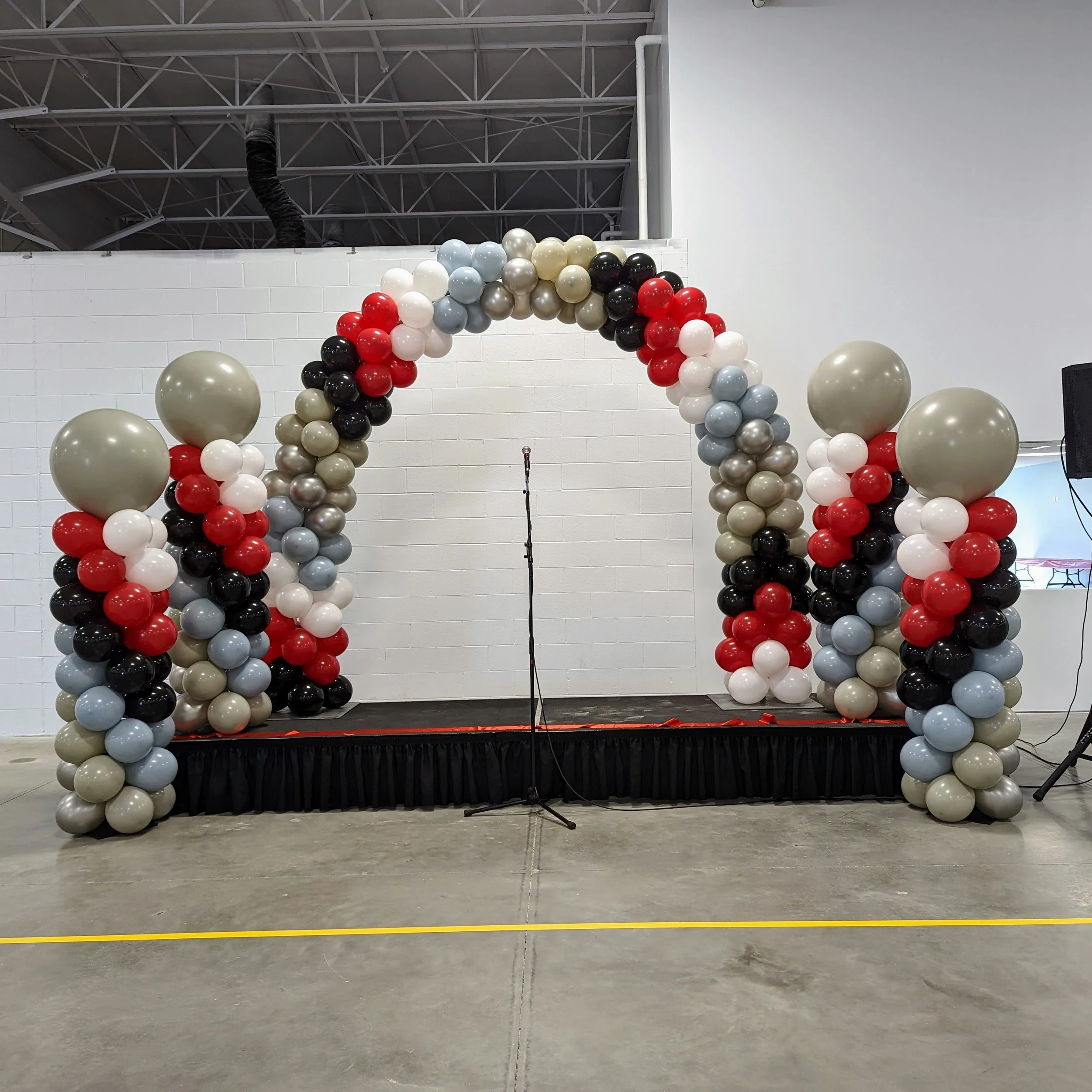 Luxury Balloon Decorators in West Bloomfield