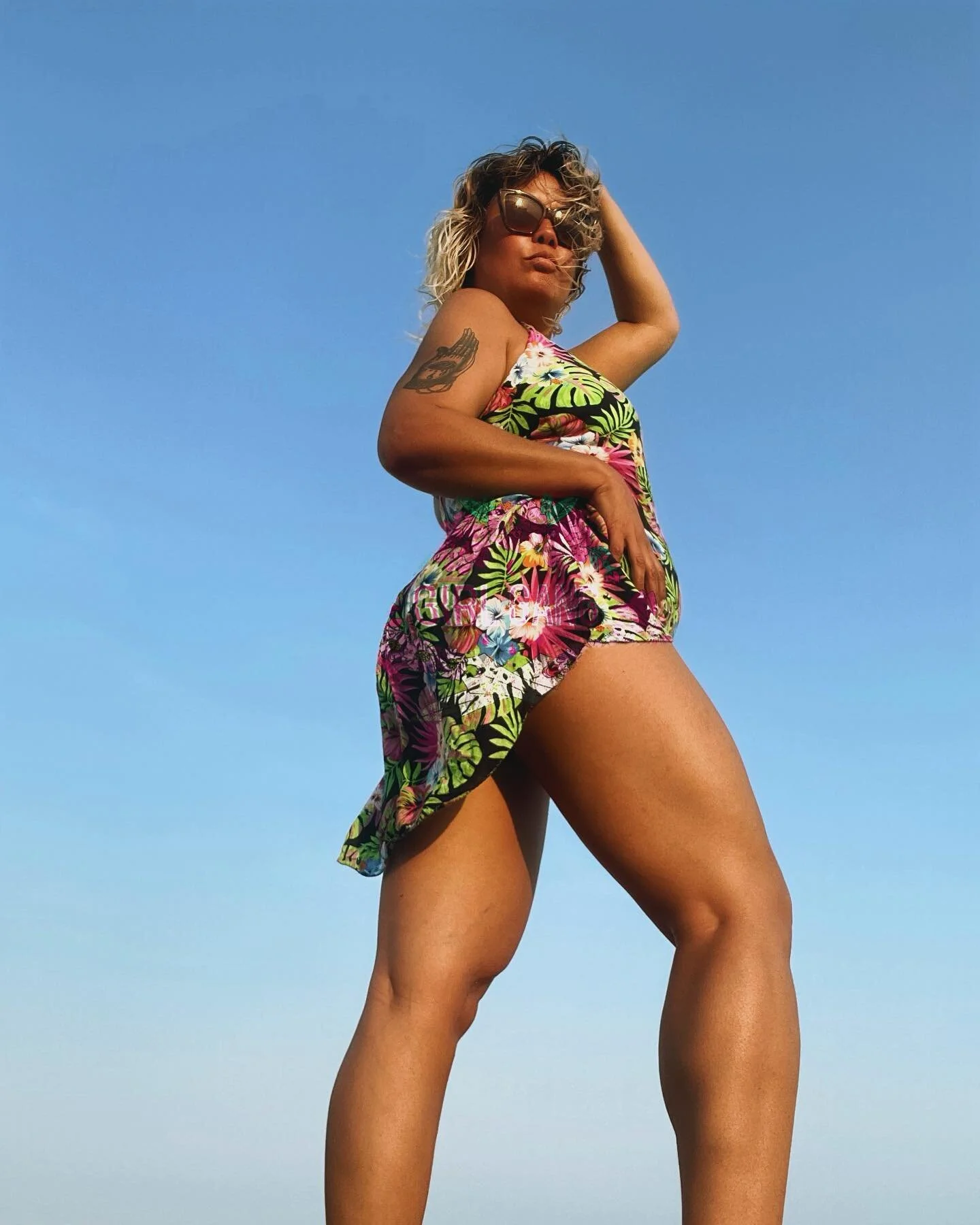 Zuzuka Poderosa - Official Site