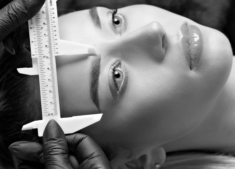 Wenkbrauwen Laten Doen bij The Brow Lab | Permanente Make-up, Verven, Lamineren — THE BROW LAB