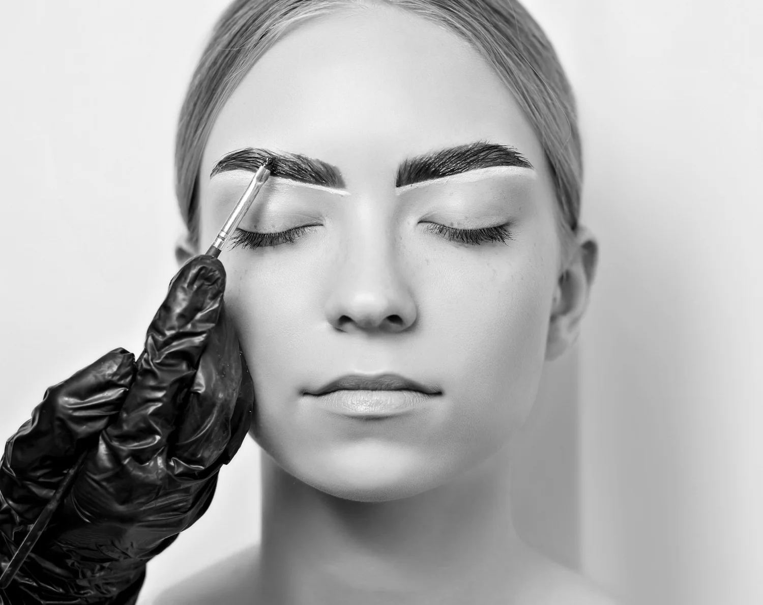 Wenkbrauwen verven — THE BROW LAB