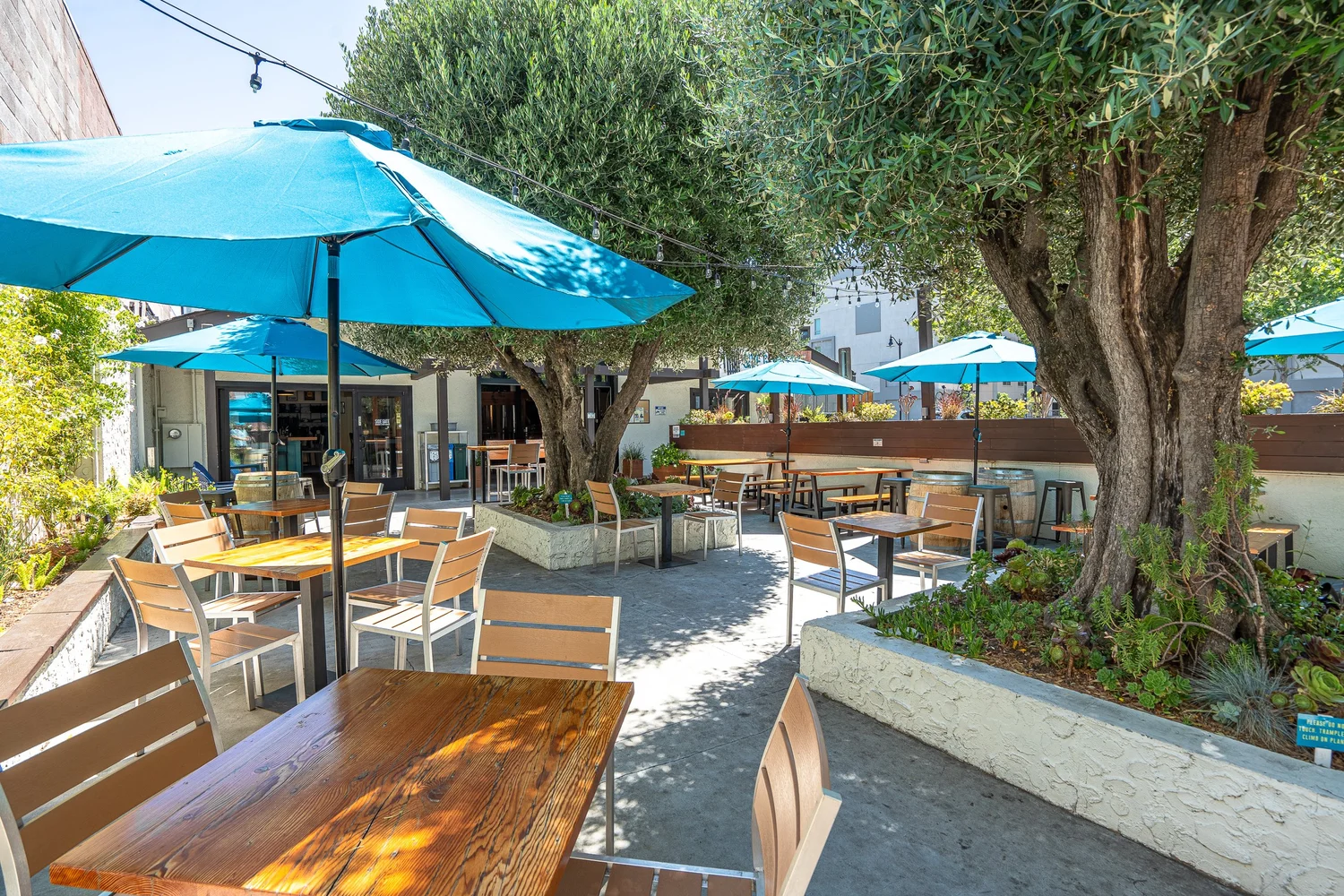 Home — Side Gate Brewery & Beer Garden