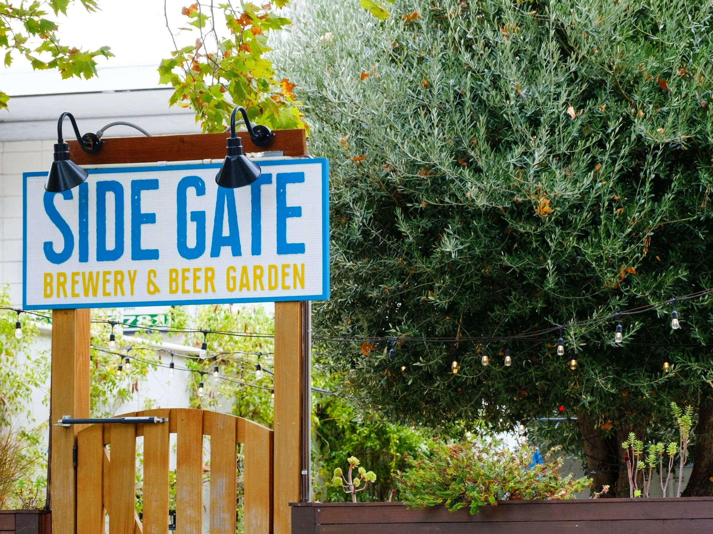 Side Gate Brewery & Beer Garden