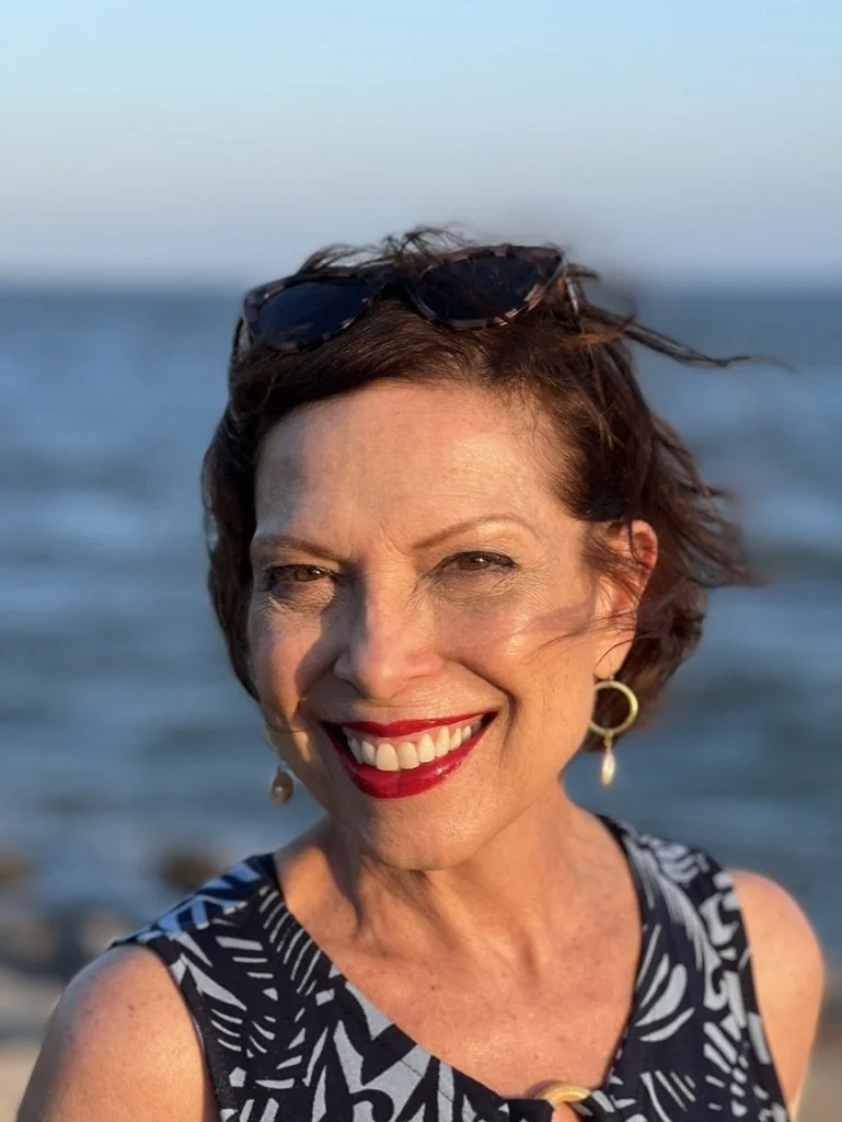 About · Elaine Morris