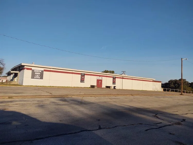 Ghosts of Mineral Wells, TX — Ghosts & Getaways