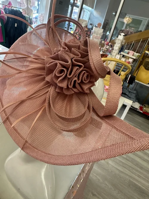 The Fascinating History of Fascinators — La Jolie MLN