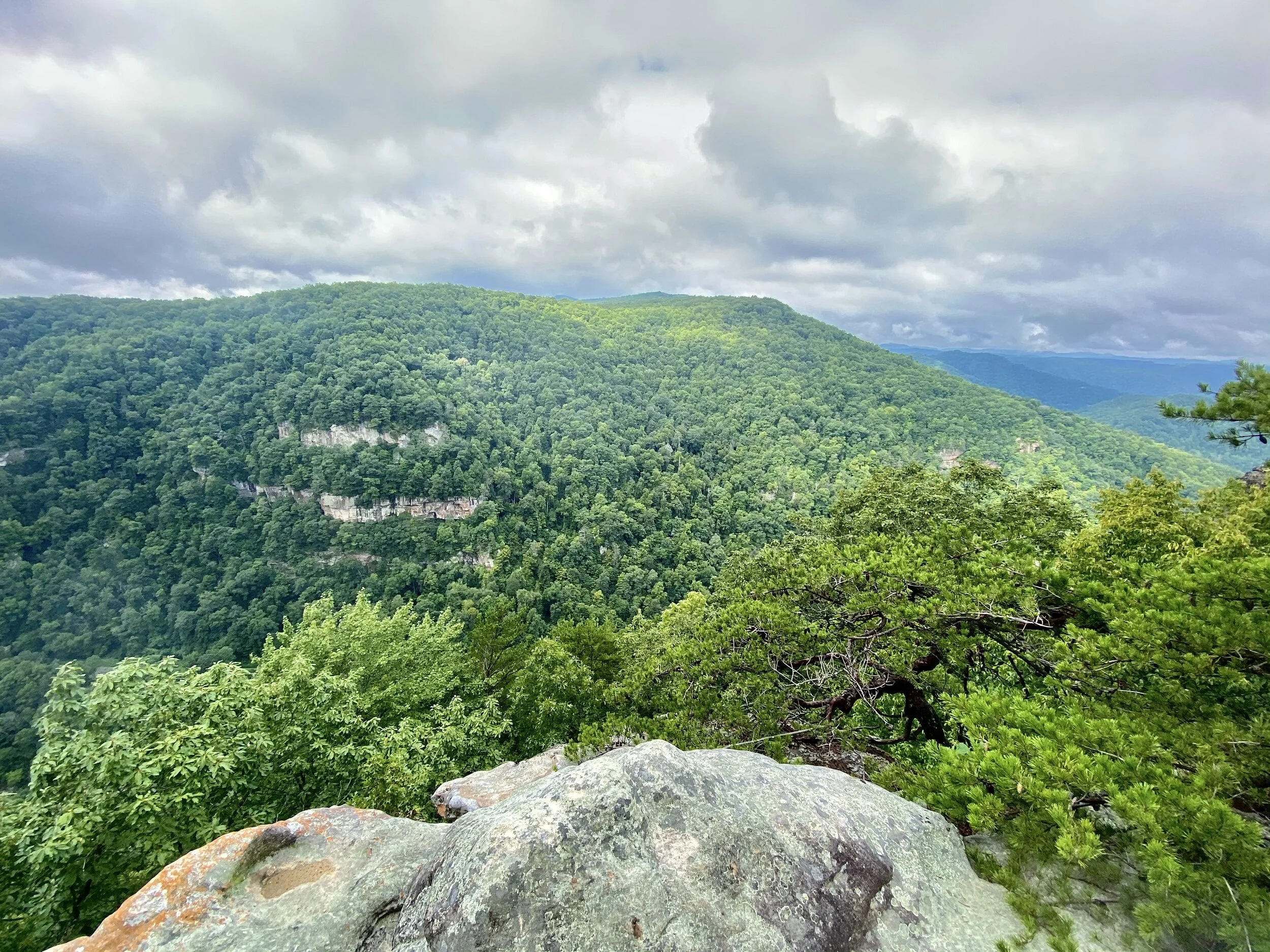 Overlook Trail — Breaks Interstate Park