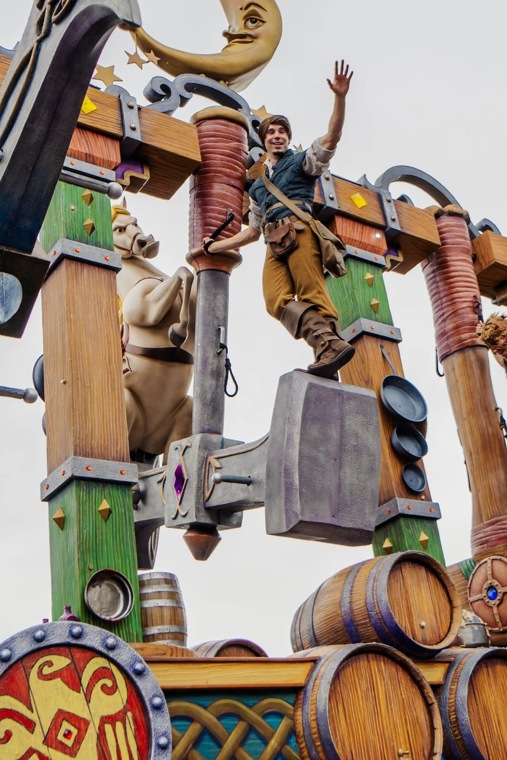 The Best Spots to Watch Festival of Fantasy in Magic Kingdom ...