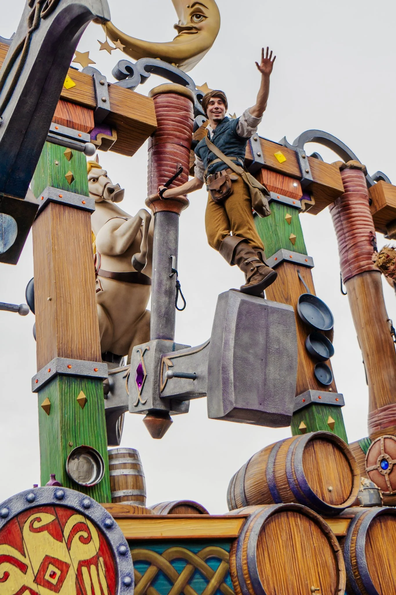 The Best Spots to Watch Festival of Fantasy in Magic Kingdom ...