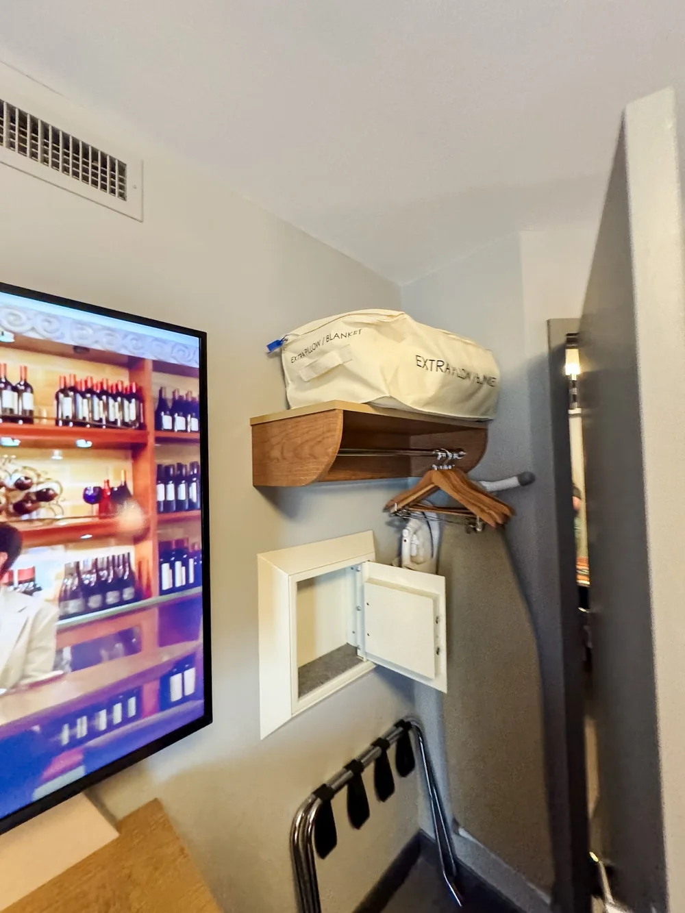 Cars Family Suites at Art of Animation Resort — Hemphilly Ever After