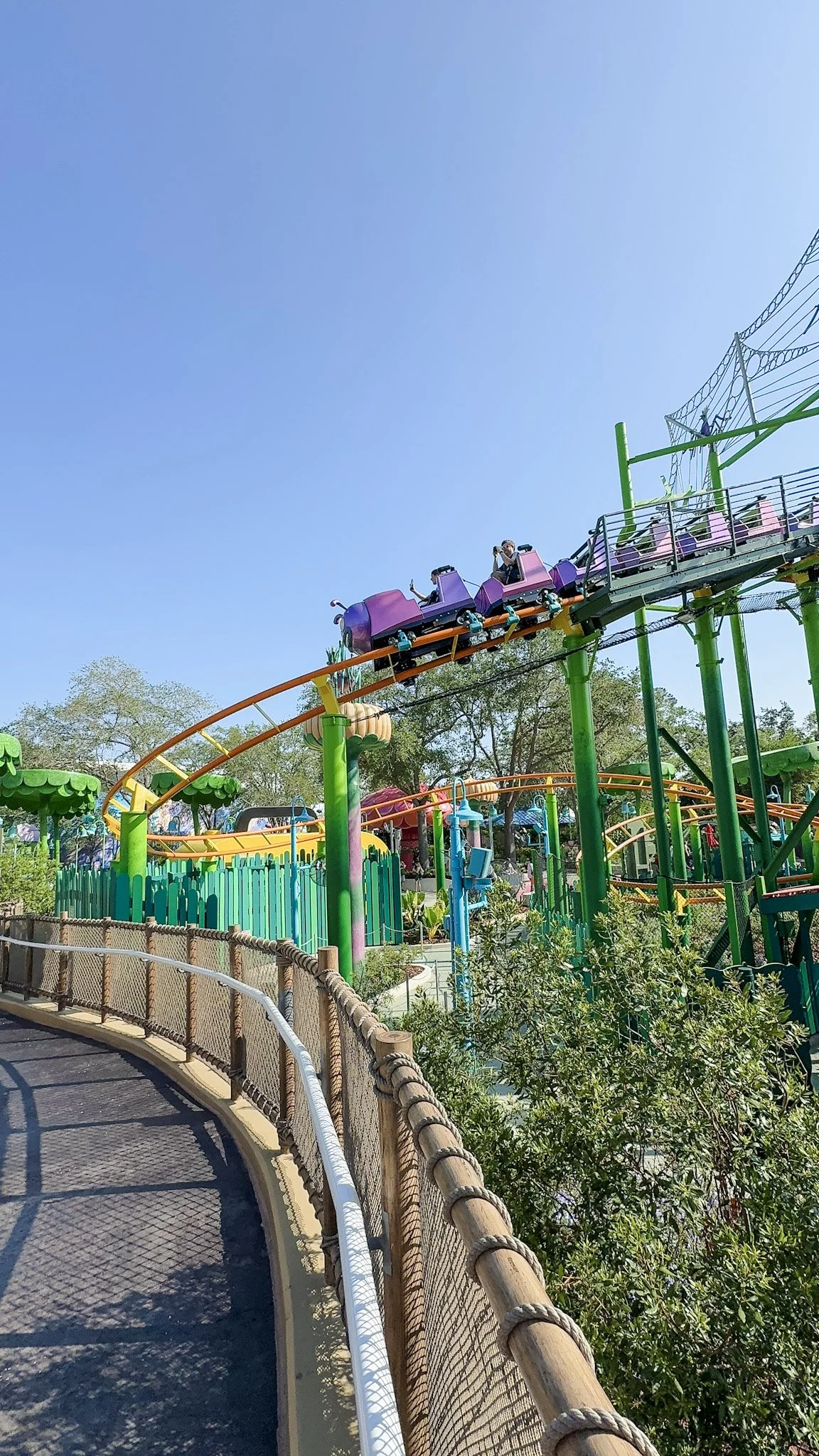 DreamWorks Land in Universal Studios Orlando — Hemphilly Ever After