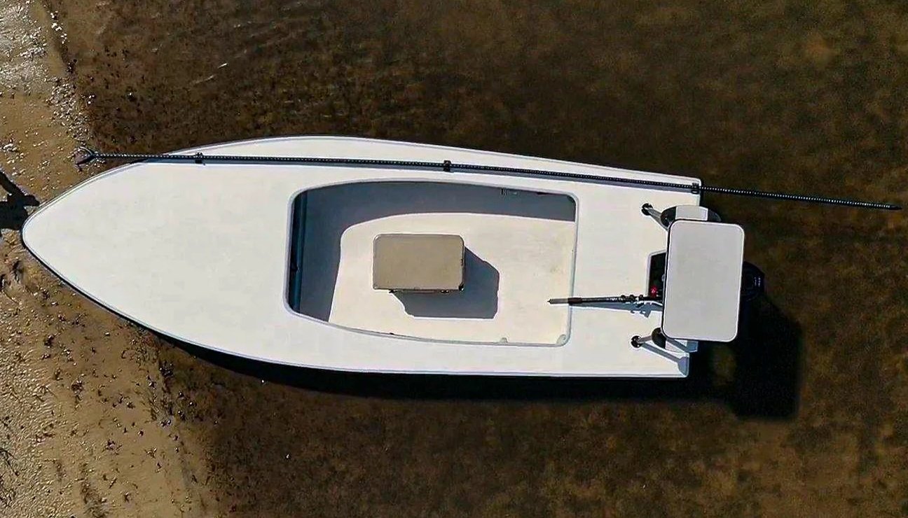 Spear Boatworks The Legend 16' Tiller - $27,500 — Orange Beach Skiffs