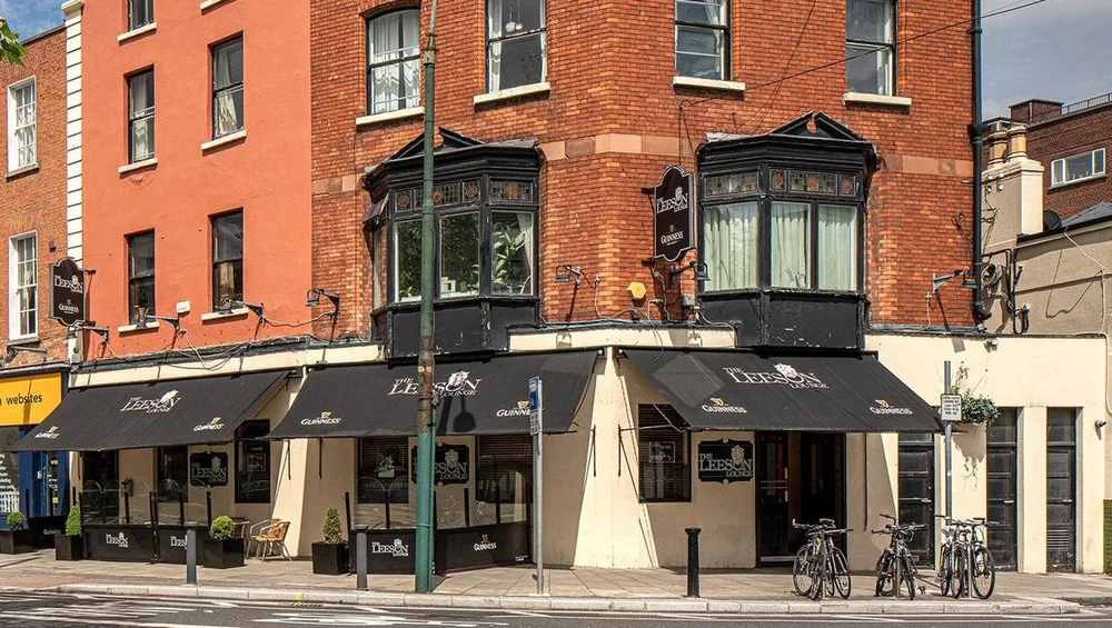 The Leeson Lounge of Upper Leeson Street. Dublin pub. Irish pubs. Pub ...