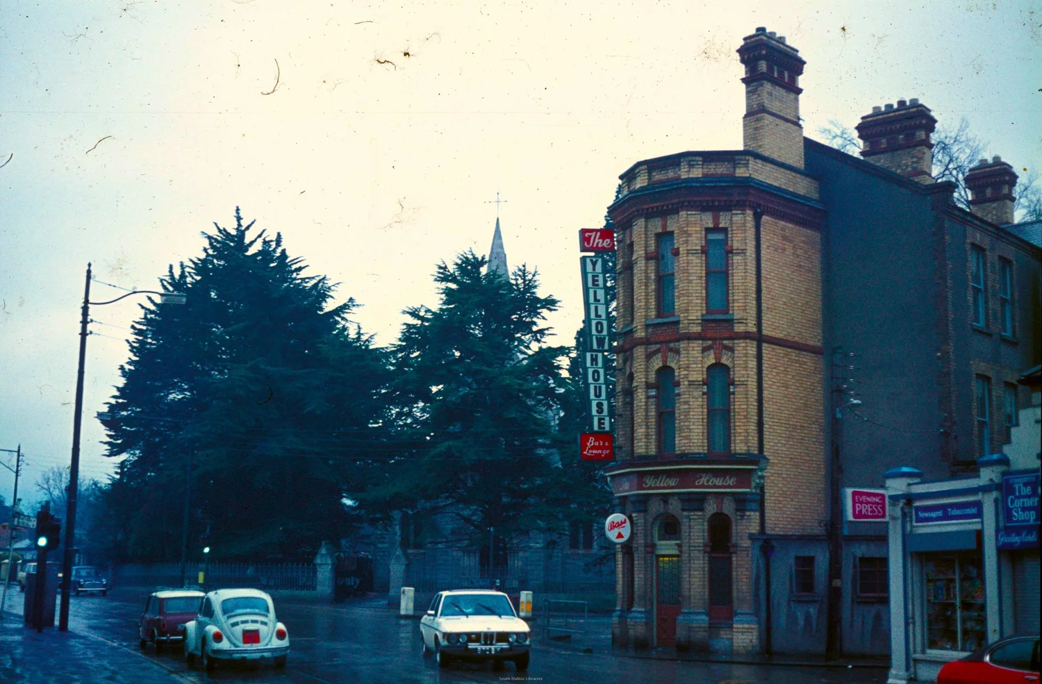 The Yellow House Pub. Rathfarnham. Dublin pubs. Irish pubs. Pub reviews ...