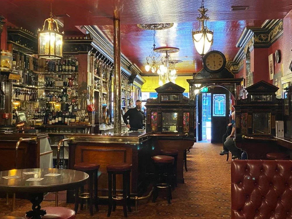 The Long Hall Dublin pub Ireland. Pub review. — The Dublin Publopedia