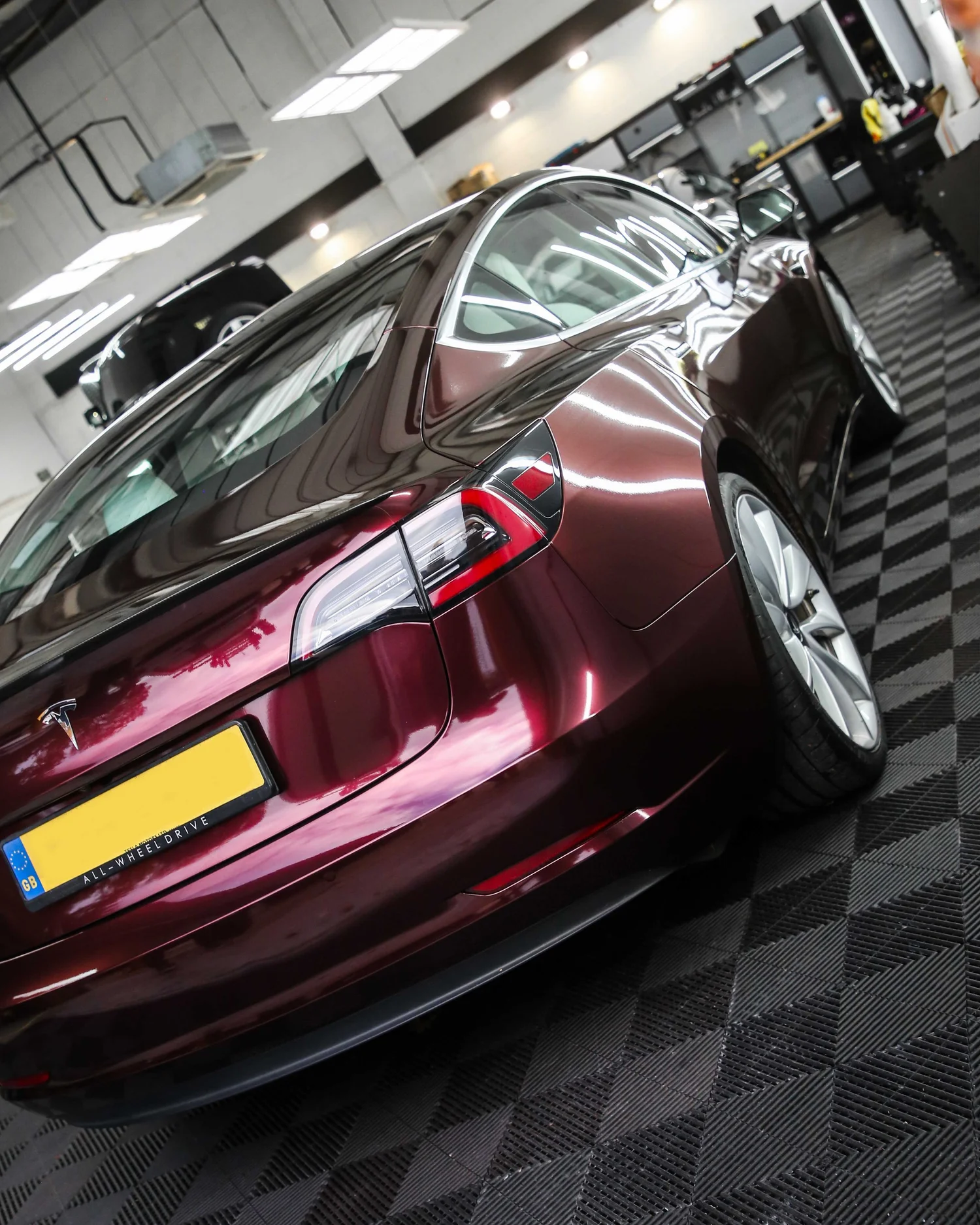 TESLA MODEL 3 x GLOSS PASSION RED METALLIC — Monsterwraps