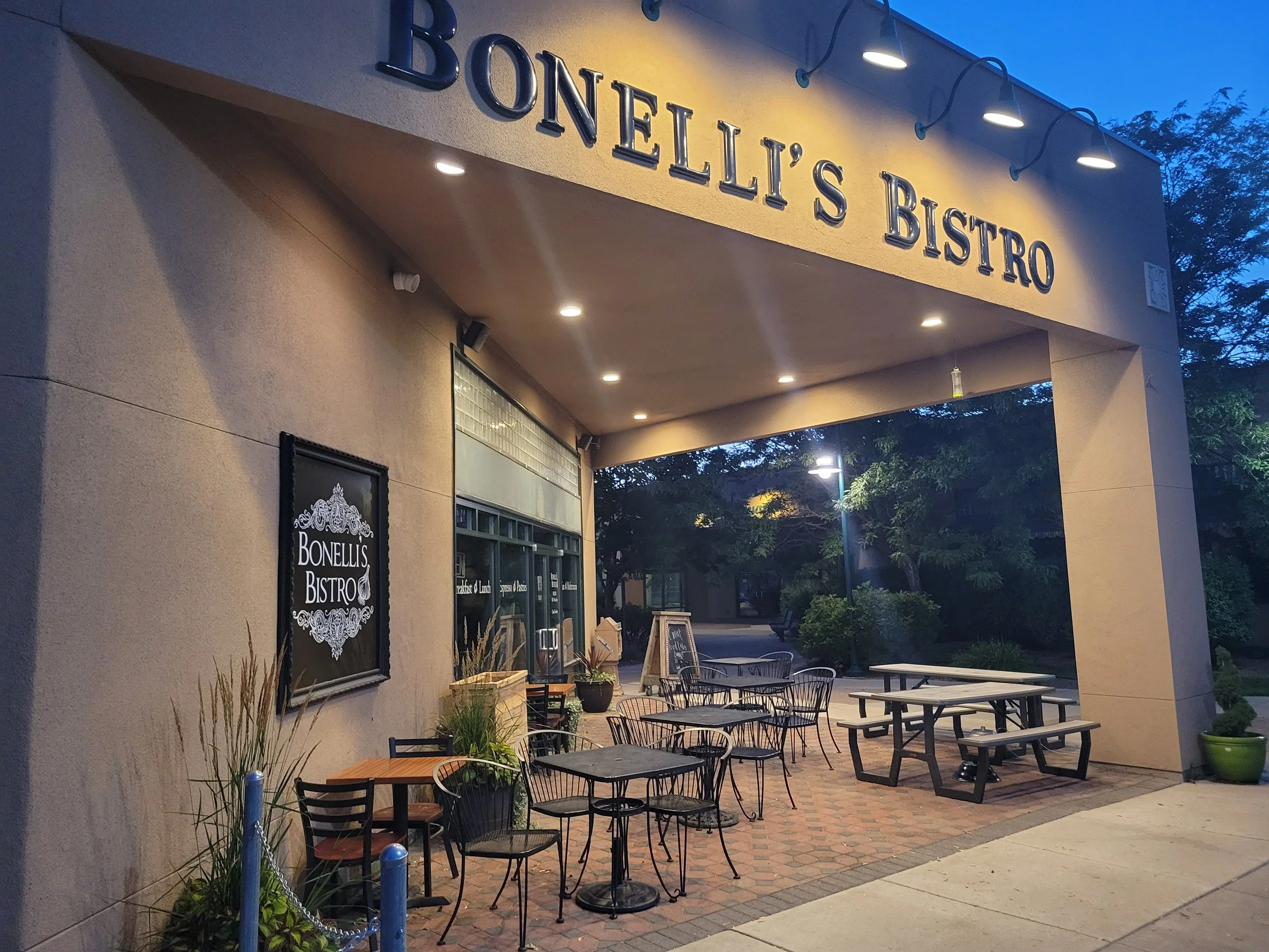 About Us — Bonelli's Bistro