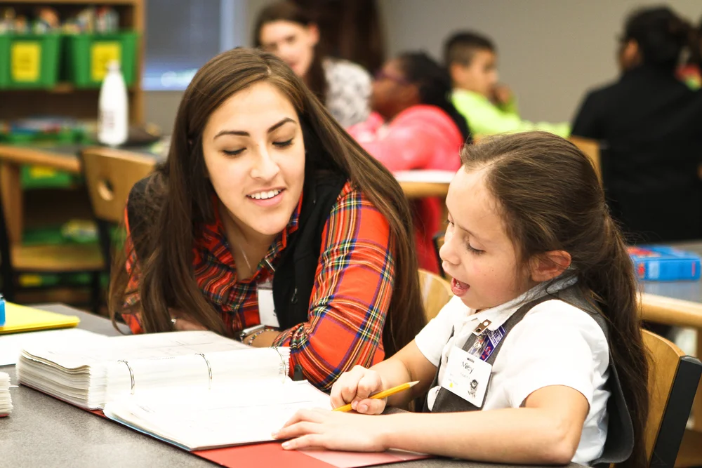 Volunteer — Readers 2 Leaders