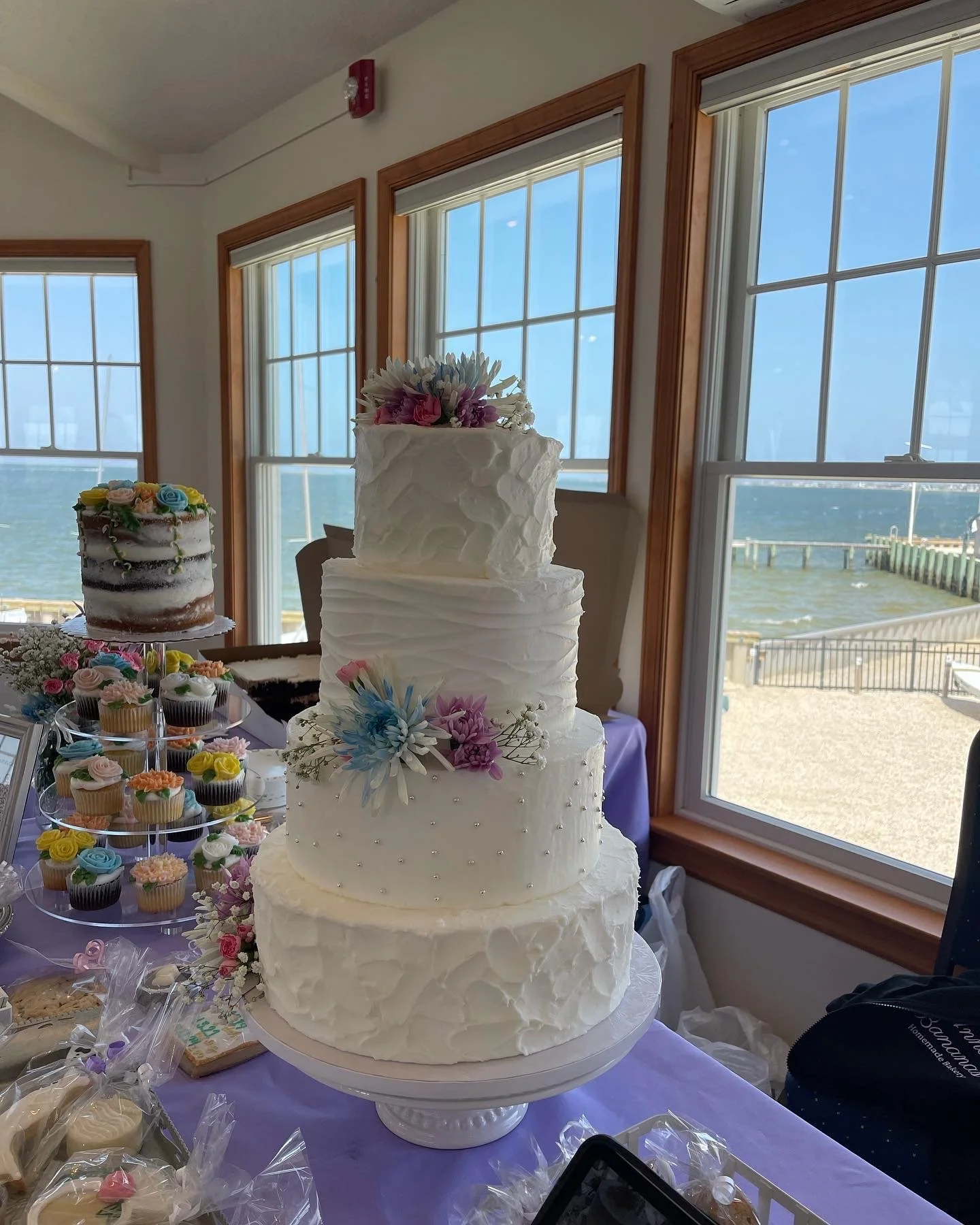 Cakes — Anna Bananas Bakery