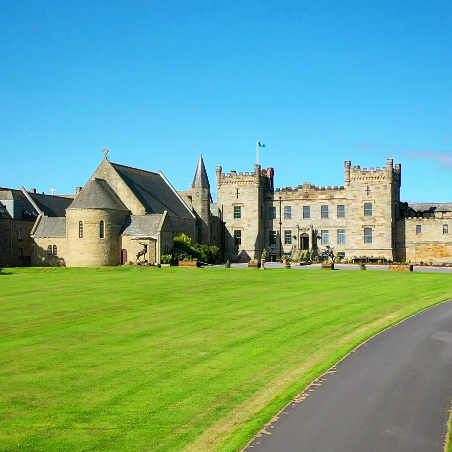 Sneaton Castle