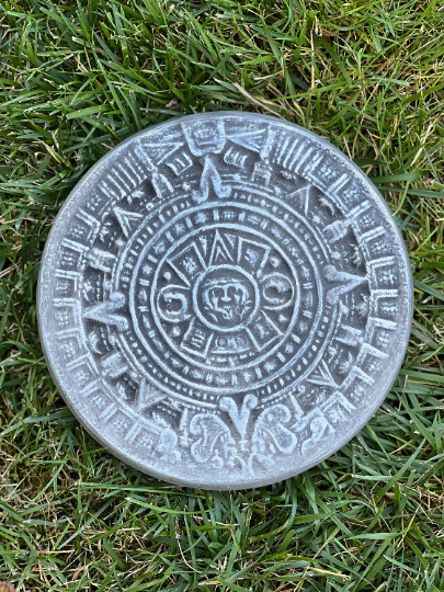 Tree Frog Concrete Stepping Stone | Backyard Stone Art