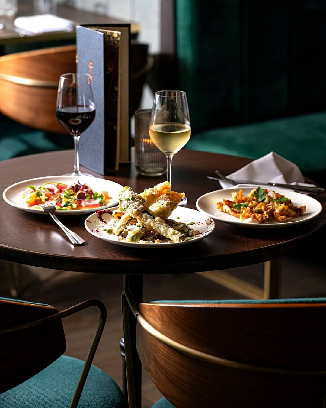 Cocktail Bar & Restaurant Sydney - Employees Only