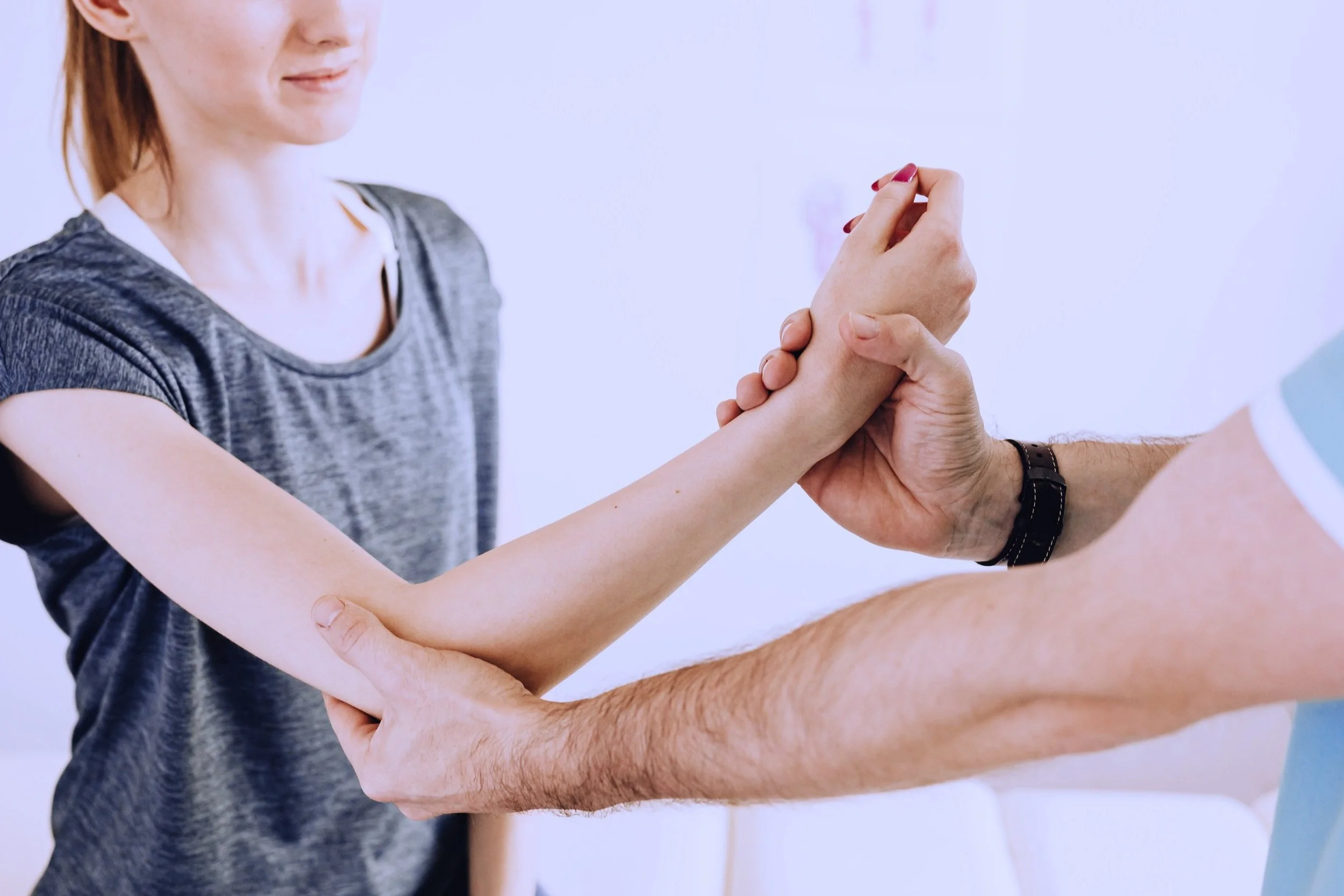 Dolor de codo y cómo recuperar la movilidad. — Clínica Company