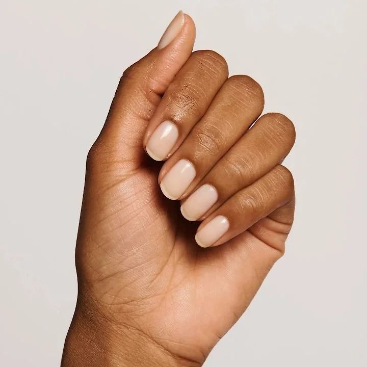 Elegant & Natural Nail Guide — Viveura